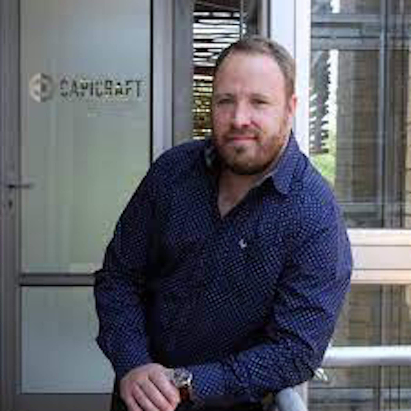 Charl Botha gesels met Drikus Combrink oor die globale ekonomie en ...